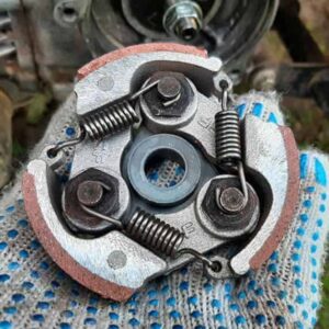 Centrifugal Clutch: Diagram, Parts, Working & Uses [PDF]