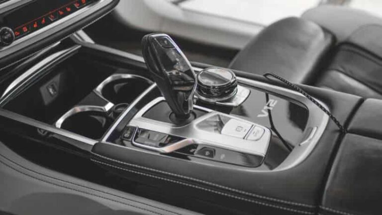 Manual vs Automatic Transmission: Pros & Cons [with PDF]